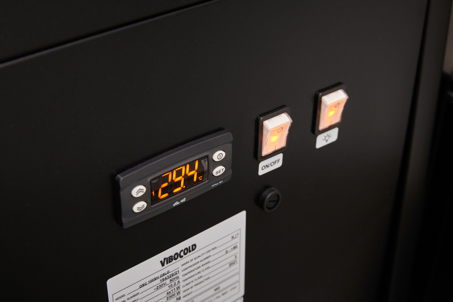 Hot Service Counter with a Straight Front | 65-72°C | Vibocold