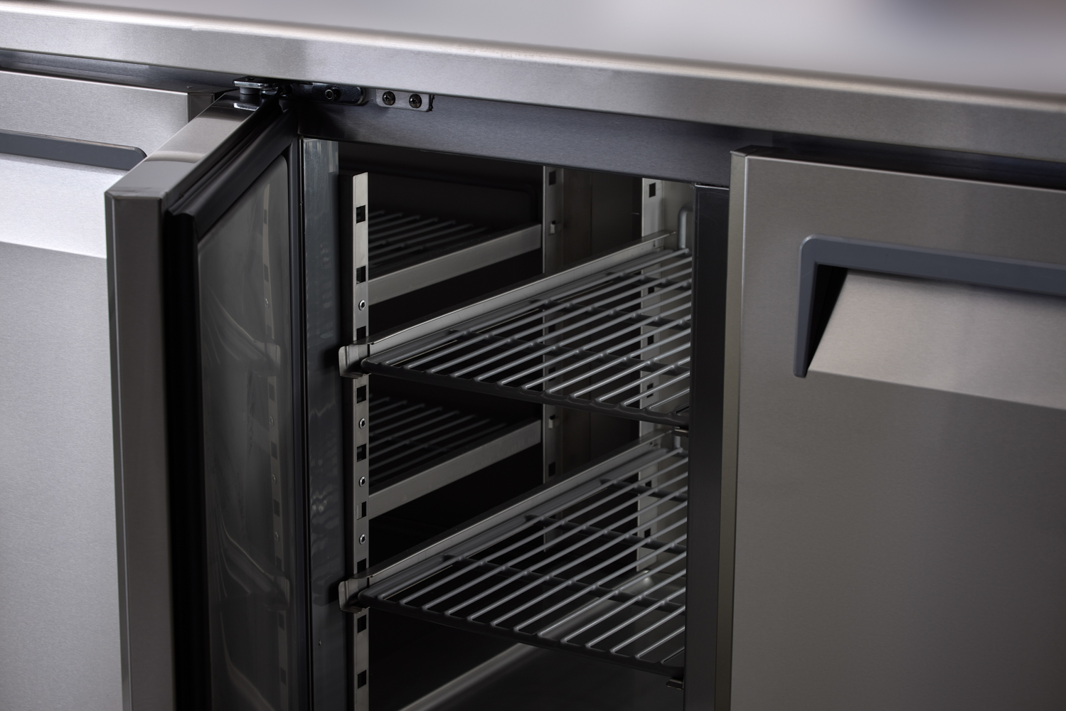 Practical Cooler Counter | With 2 Doors and 4 Shelves | Vibocold